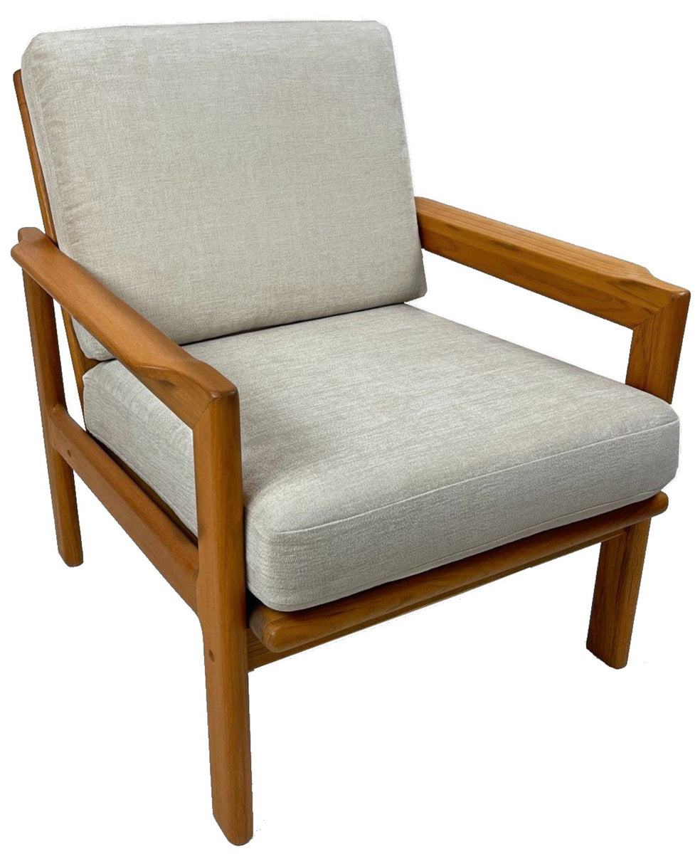 Sun Cabinet 4023 Chair | International Design Center