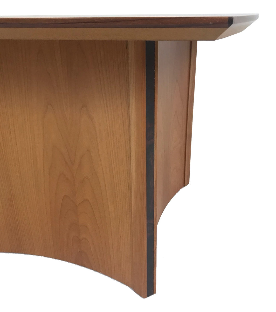 Vejle 881 End Table | International Design Center